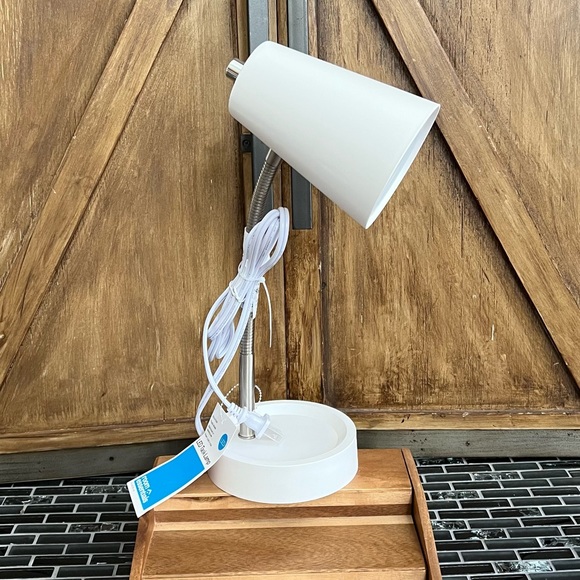 Room Essentials | Accents | Task Table Lamp Includes Led Light ...